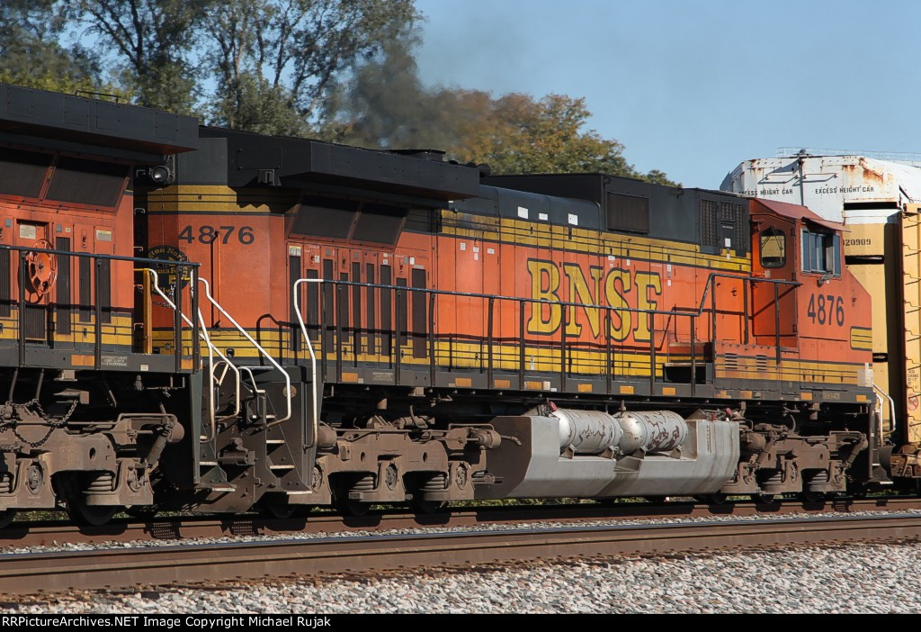 BNSF 4876